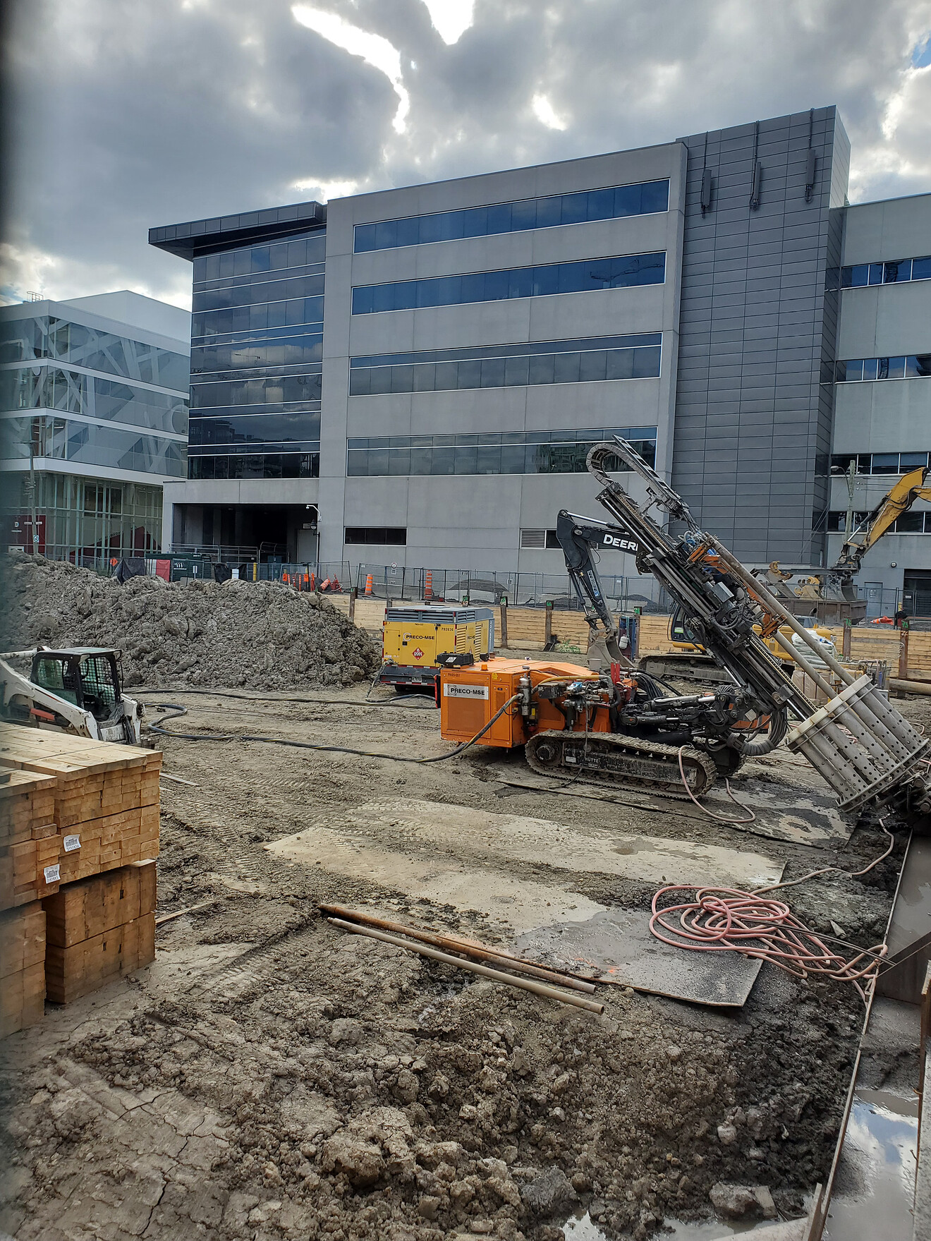 Pavillon F (ÉTS) - 6 étages (2024) - Projets terminés - Agora Montréal
