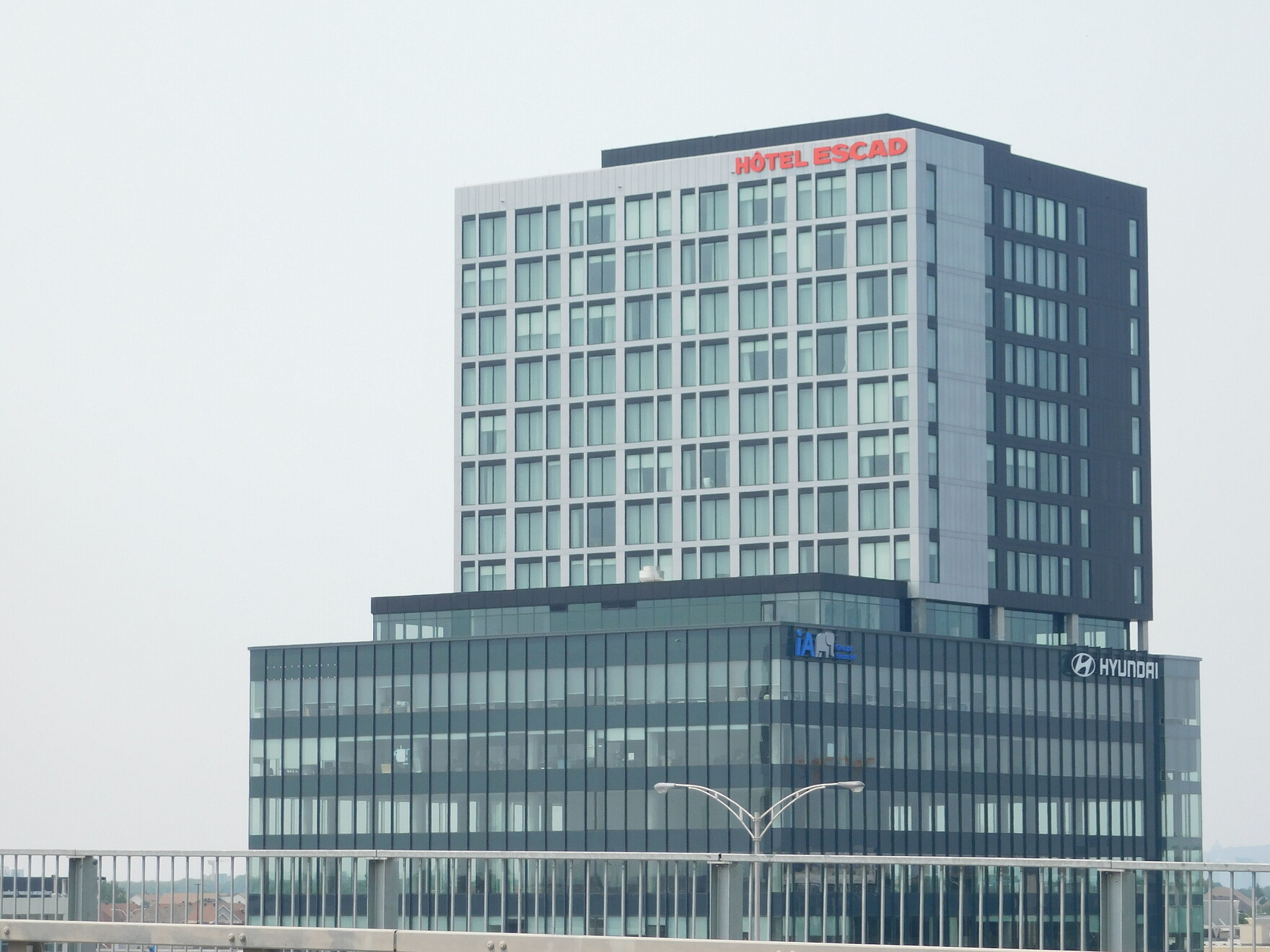 Hôtel Escad Quartier Dix30- 15 étages (2018) - Projets terminés - Agora ...