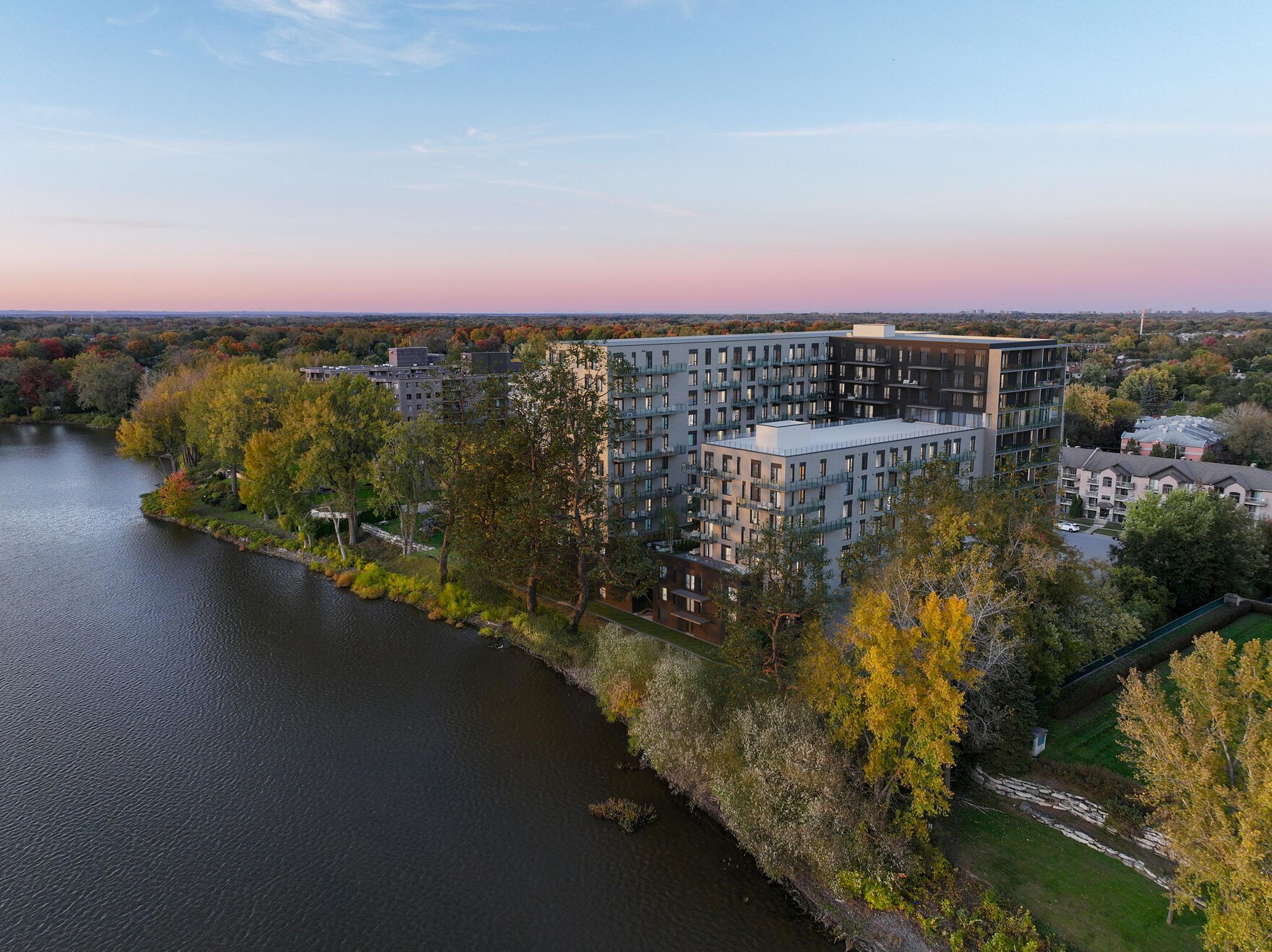 Aqua Riva - 12 étages - Projets en construction - Agora Montréal