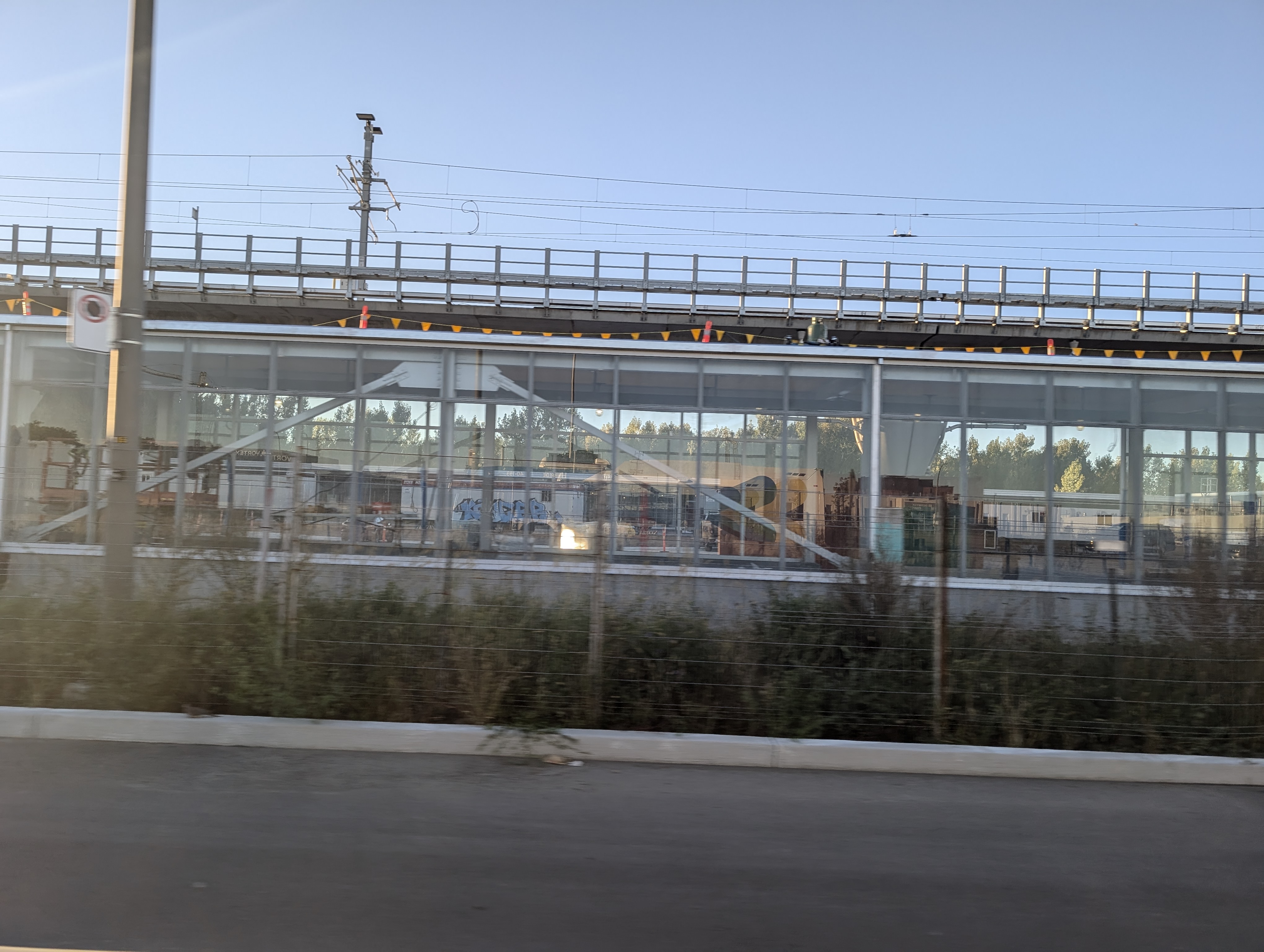 Station Fairview–Pointe-Claire - #268 par anon87793006 - Réseau express ...