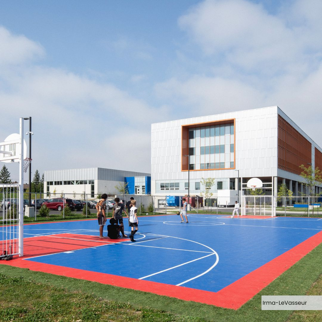 École secondaire Irma-LeVasseur- 4 étages (2024) - Projets terminés - Agora Montréal